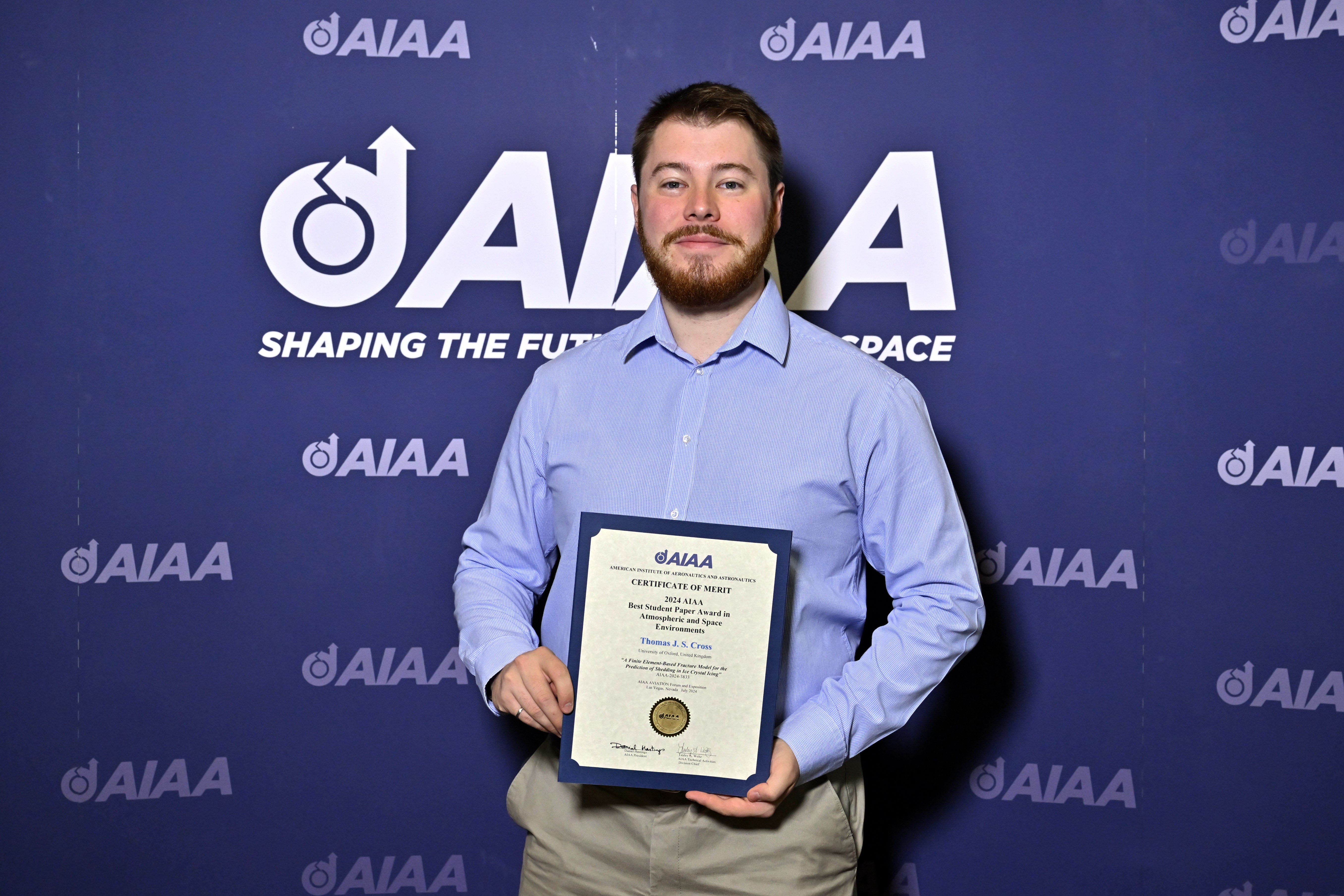 Thomas Cross Wins AIAA Award for Ice Crystal Research | Trinity College Oxford